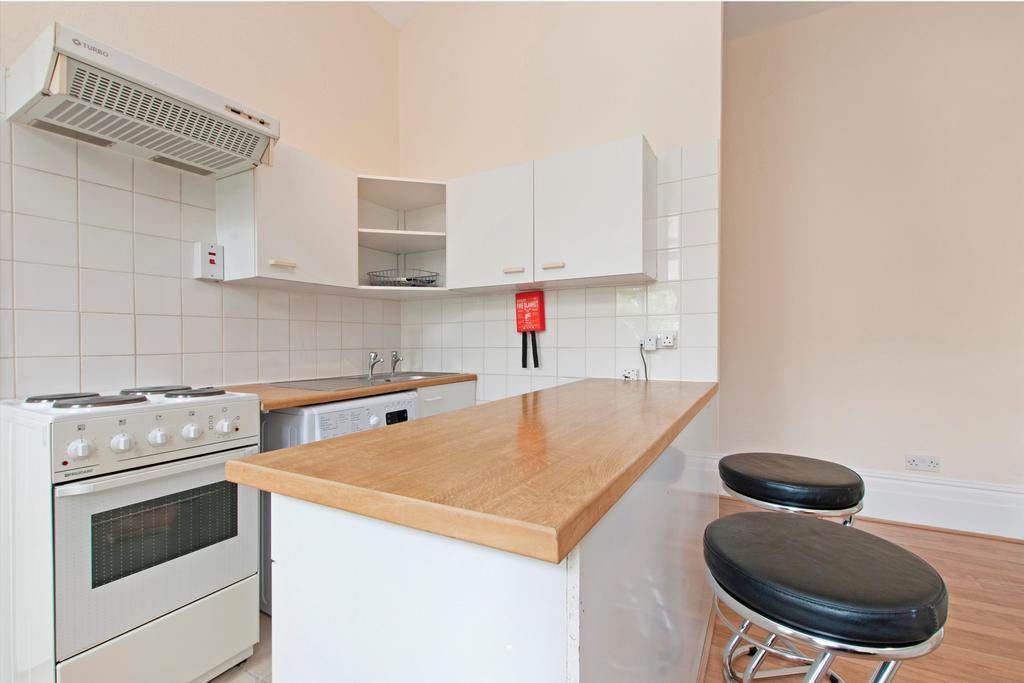 Cranley Place, South Kensington... 1 bed flat - £1,517 pcm (£350 pw)
