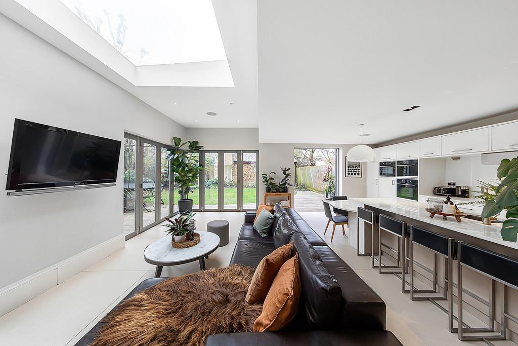 Fulham Palace Road, Fulham, London, SW6 5 bed house - £2,500,000