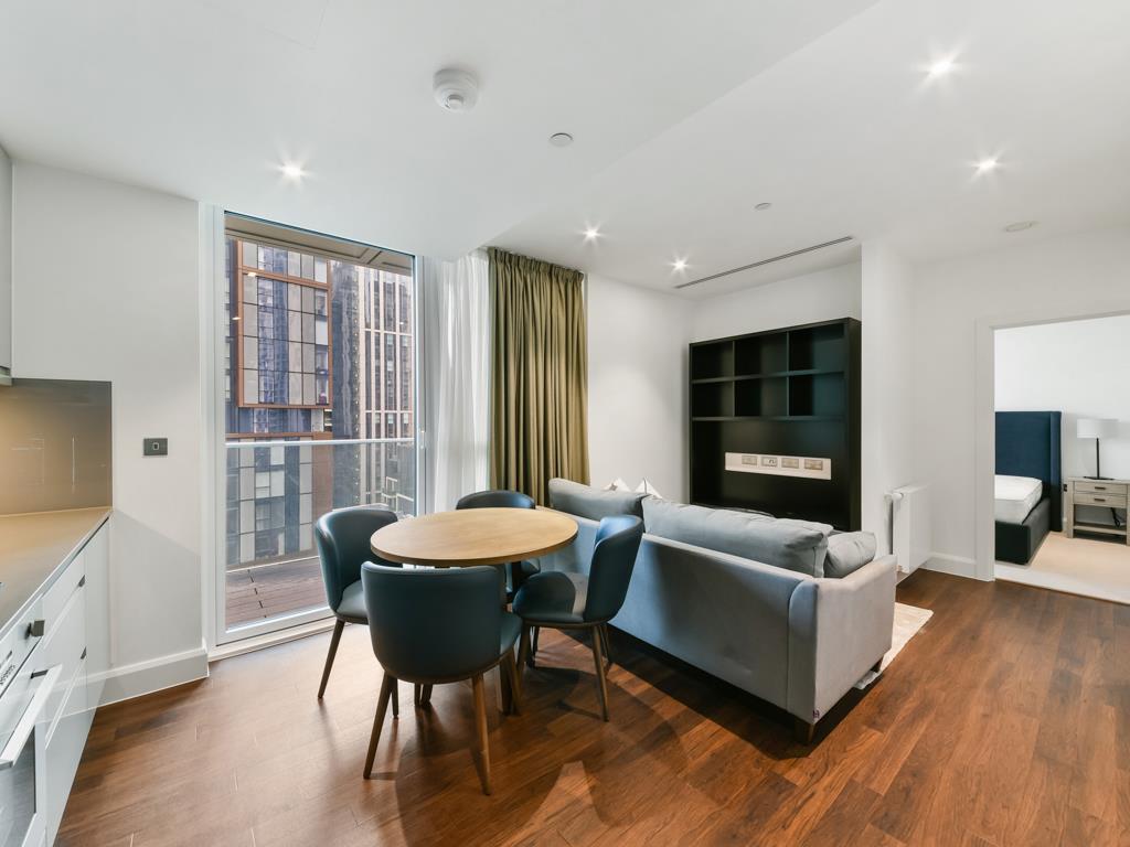 Sirocco Tower, Nr Canary Wharf... 1 bed flat - £1,629 pcm (£376 pw)