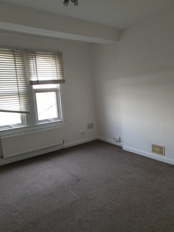 Dagnall Park, South Norwood/ Selhurst, London SE25 Studio - £750 pcm (£ ...