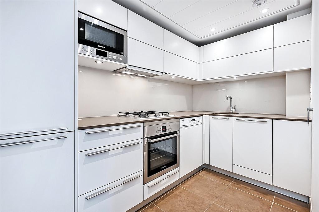 Cavalry Square, Chelsea, London 1 bed flat - £3,012 pcm (£695 pw)