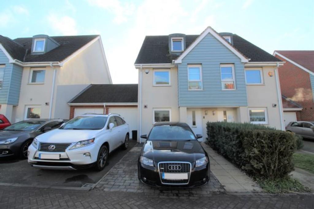Wraysbury Drive, Yiewsley 3 bed semi-detached house - £1,800 pcm (£415 pw)