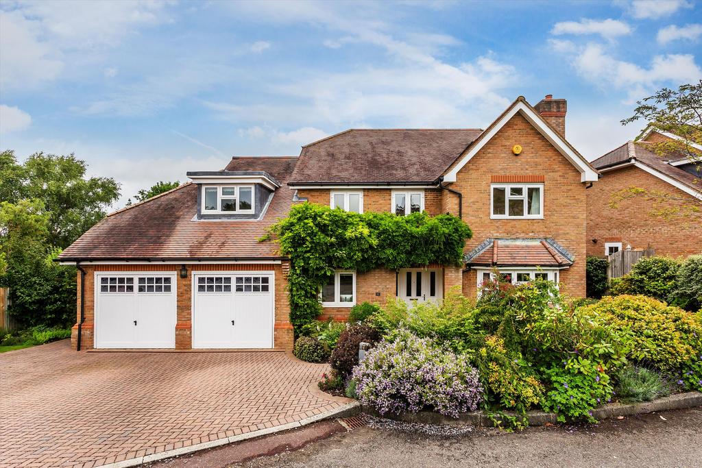 Barrington Drive, Fetcham... 5 bed detached house - £1,250,000