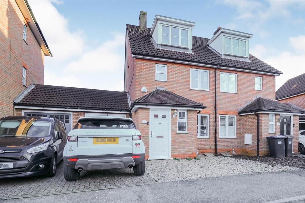 Malkin Drive, Church Langley, Harlow 3 bed semi-detached house - £400,000