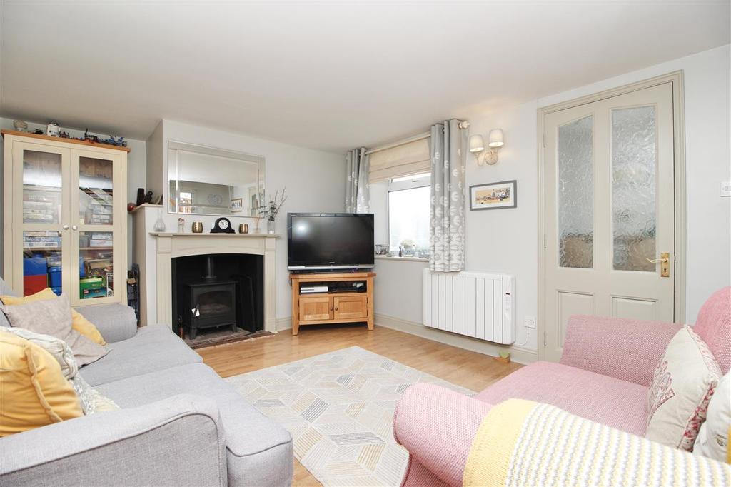 Whights Corner, Washbrook, Ipswich, Suffolk 2 bed cottage - £240,000