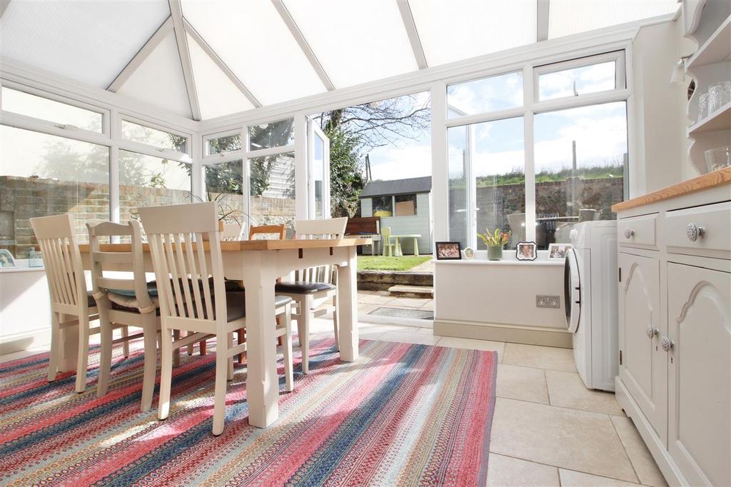 Whights Corner, Washbrook, Ipswich... 2 bed cottage - £240,000