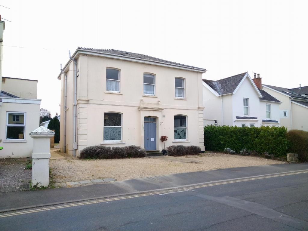 Libertus Road, Cheltenham 5 bed house - £575,000
