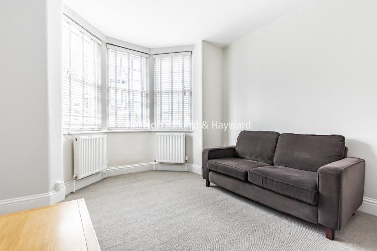 Portland Street Walworth SE17 2 bed flat - £1,350 pcm (£312 pw)