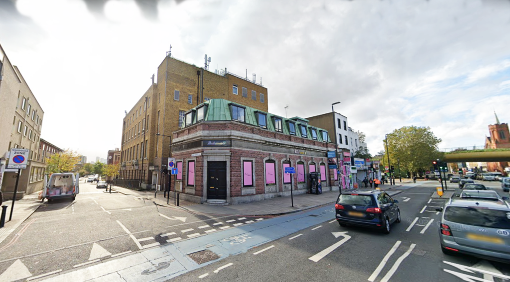 Mile End Road, London E3 2 bed flat - £1,300 pcm (£300 pw)
