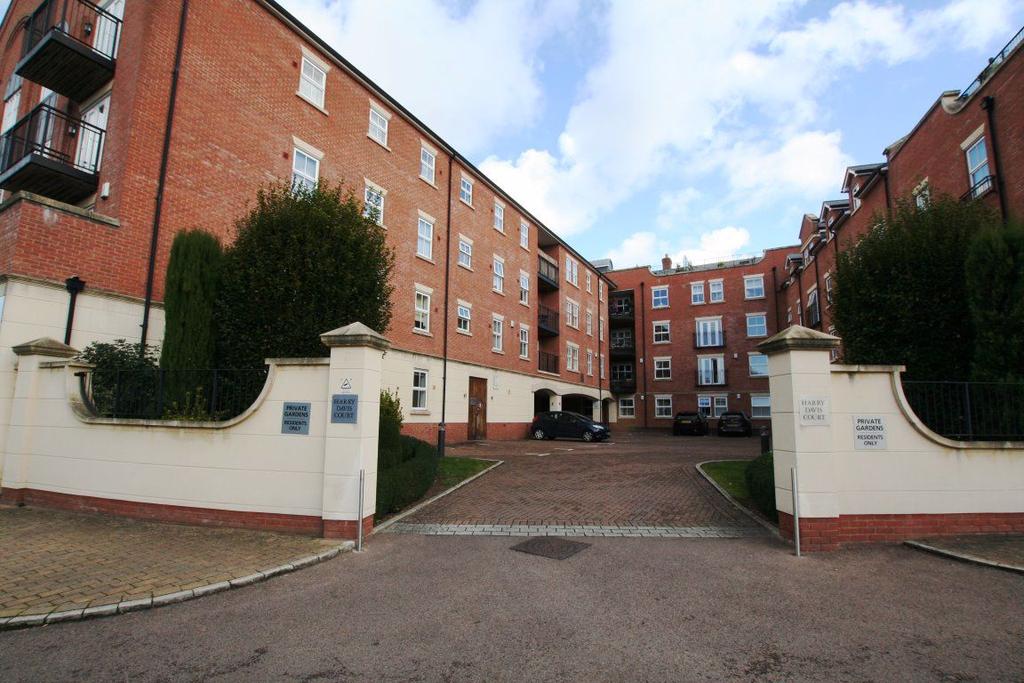 Harry Davis Court, Worcester 2 bed flat - £850 pcm (£196 pw)