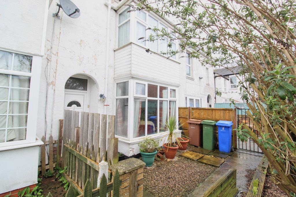 South Terrace, Hornsea 2 bed terraced house - £109,500