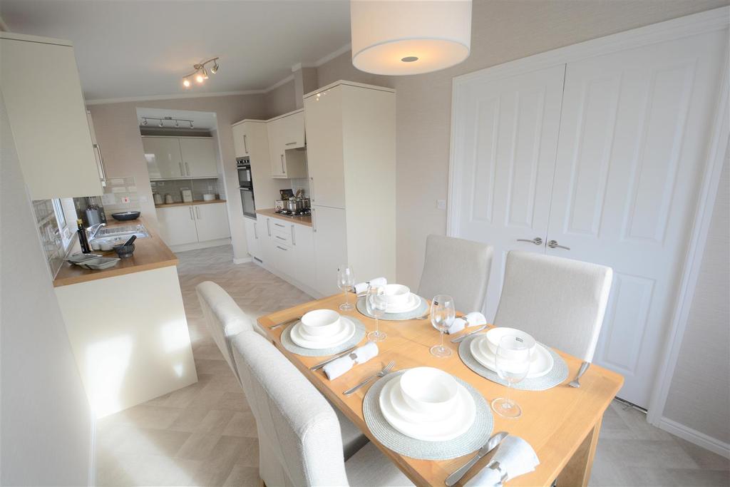 St. George Close, Gateforth Park, Selby 2 bed detached bungalow