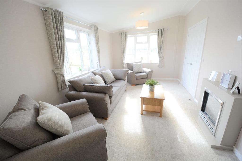 St. George Close, Gateforth Park, Selby 2 bed detached bungalow
