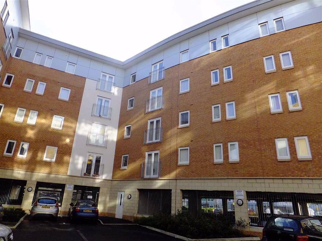 Brindley House, 1 Elmira Way, Salford 2 bed flat - £825 pcm (£190 pw)