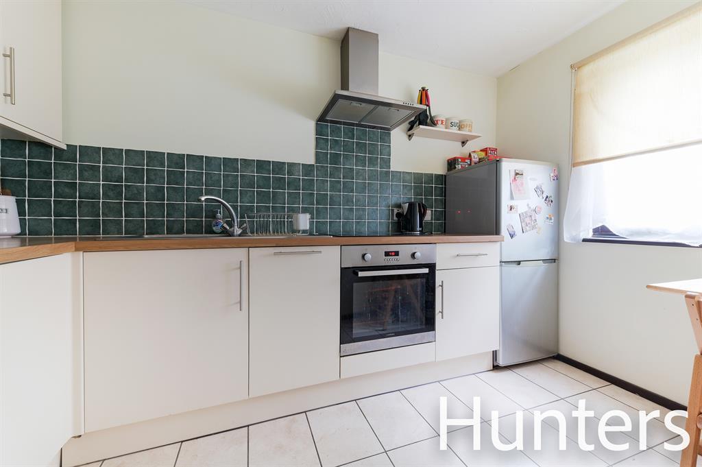 Braybourne Drive, Isleworth, TW7 1 bed ground floor flat - £275,000