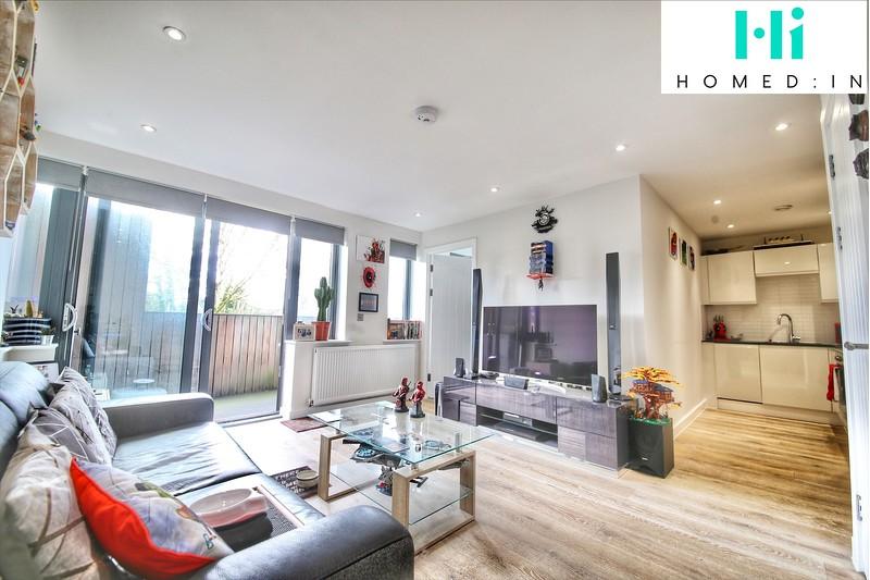 North Street, Horsham 1 bed flat - £210,000
