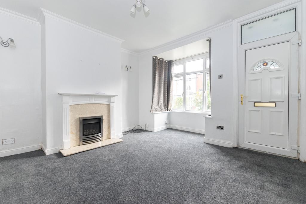 Springfield Mount, Leeds, LS18 2 bed end of terrace house - £800 pcm (£ ...