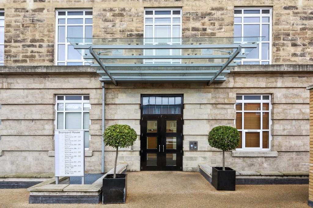 Bromyard House, Acton, London, W3 7BN Studio - £225,000