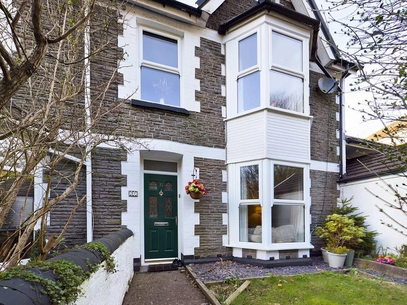 Merthyr Road, Pontypridd, Rhondda... 3 bed semi-detached house - £215,000