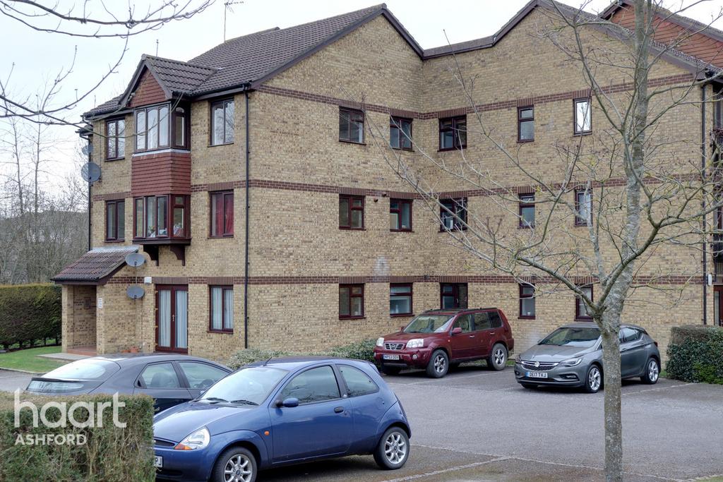 Longacre Road, Ashford 1 bed flat - £125,000