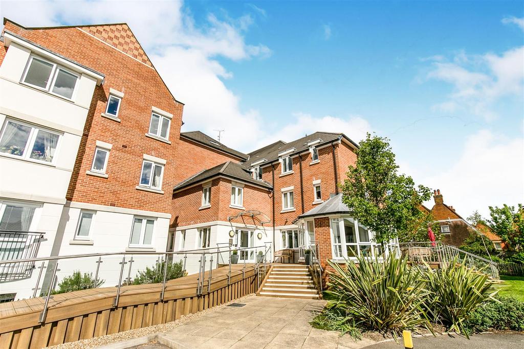 Crayshaw Court, Abbotsmead Place... 1 bed apartment - £240,000