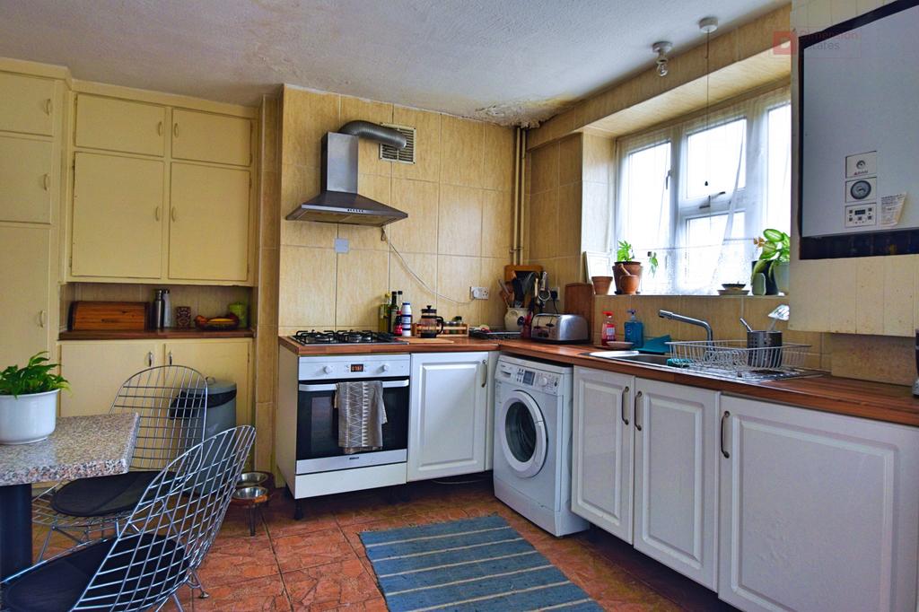 Glyn Road, Lower Clapton, Hackney... 3 bed terraced house - £1,600 pcm ...
