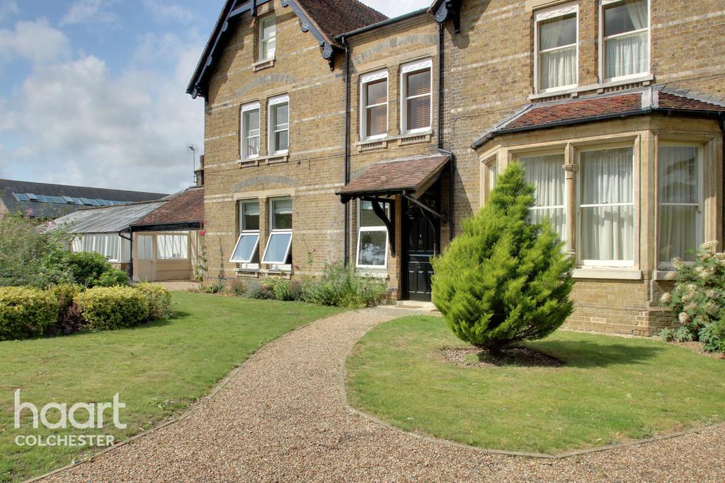 Halstead Road, Earls Colne 2 bed apartment - £300,000