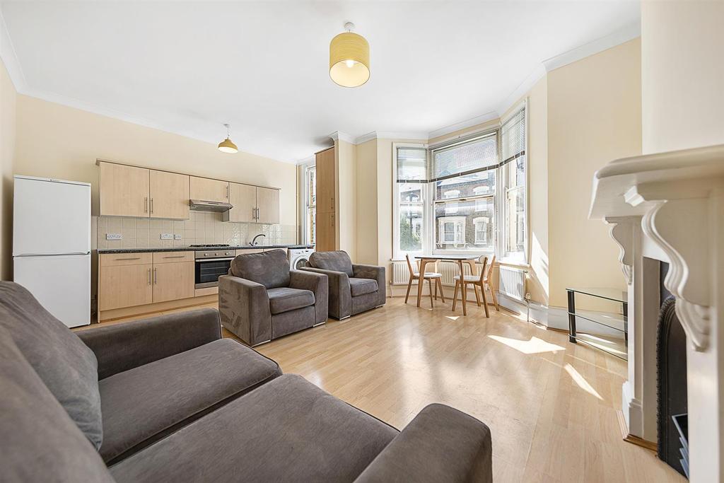Saltoun Road, SW2 2 bed flat - £1,603 pcm (£370 pw)