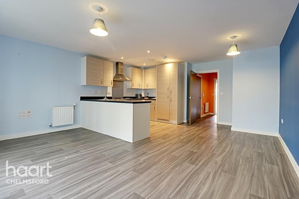 Cunard Square, Chelmsford 2 bed apartment - £68,750