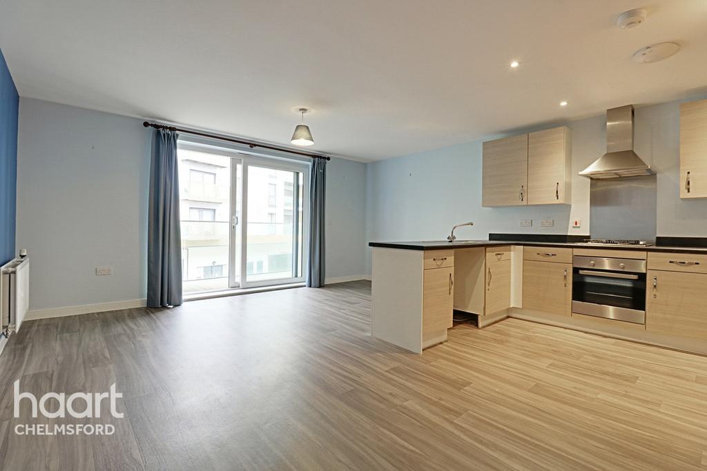 Cunard Square, Chelmsford 2 bed apartment - £68,750