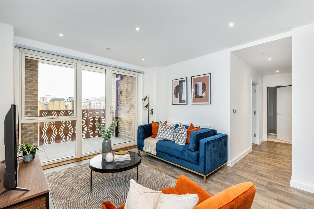 2 Bed, 3rd Floor Lapwing at The... 2 bed apartment - £1,945 pcm (£449 pw)