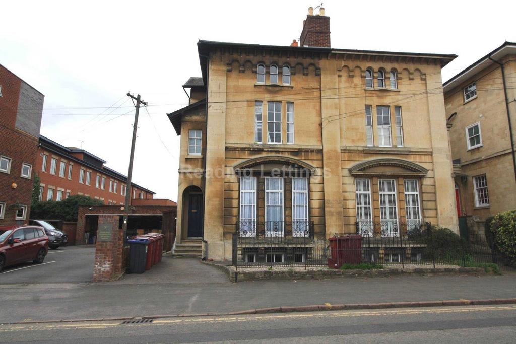 Eldon Road, Reading 1 bed in a house share - £550 pcm (£127 pw)