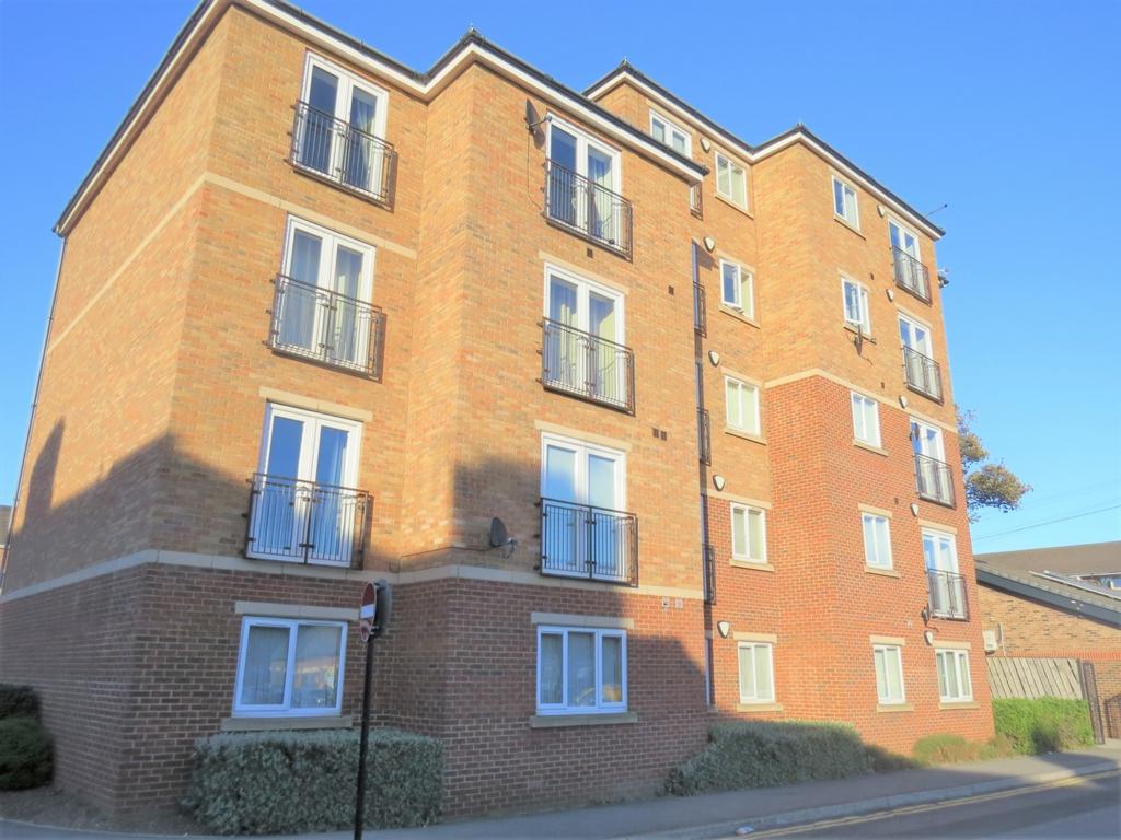 Coatham Road, Redcar, TS10 2 bed flat - £450 pcm (£104 pw)