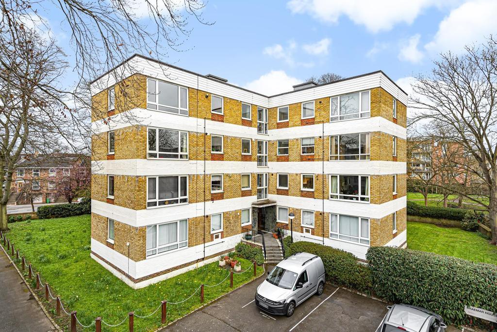 Manor Road, Teddington, TW11 1 bed flat - £455,000