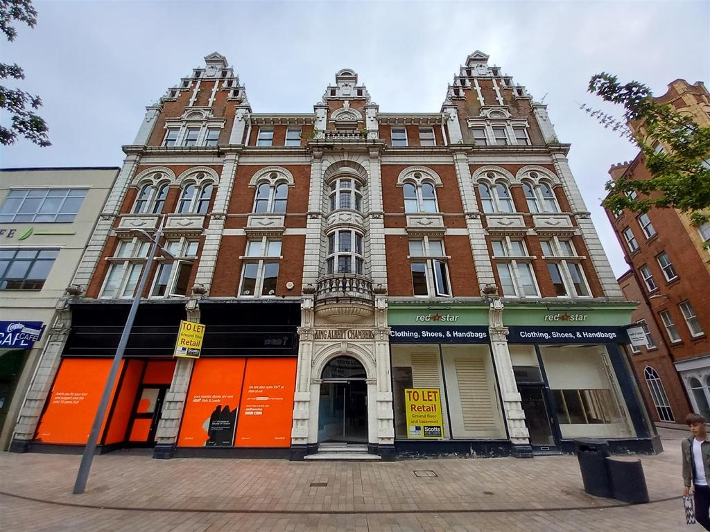 King Albert Chambers Jameson Street... 2 bed duplex - £800 pcm (£185 pw)