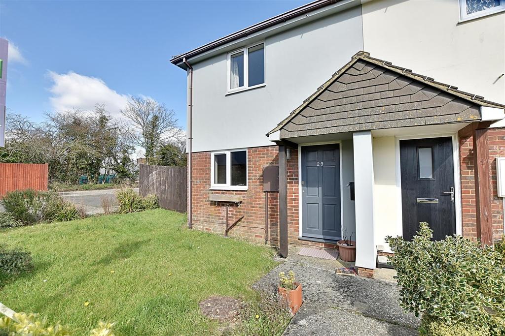Hilltop Drive, Rye 2 bed end of terrace house - £270,000