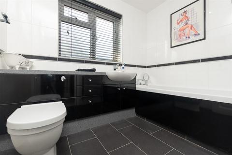 Houses for sale in Istead Rise | OnTheMarket
