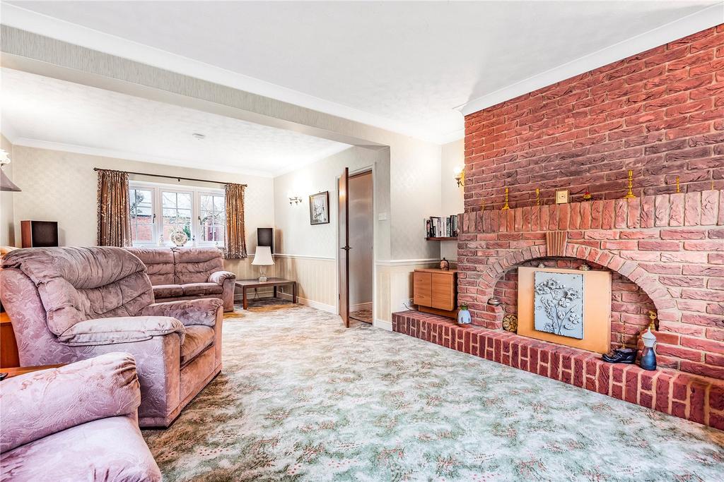 The Oaks, Silsoe, Bedfordshire, MK45 4 bed detached house - £800,000