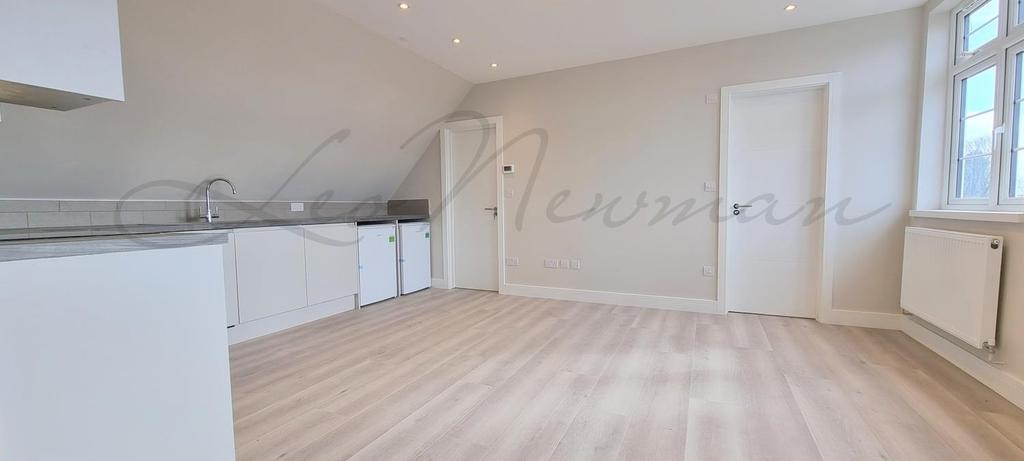 Little Ealing Lane, Ealing, W5 1 bed flat - £1,145 pcm (£264 pw)