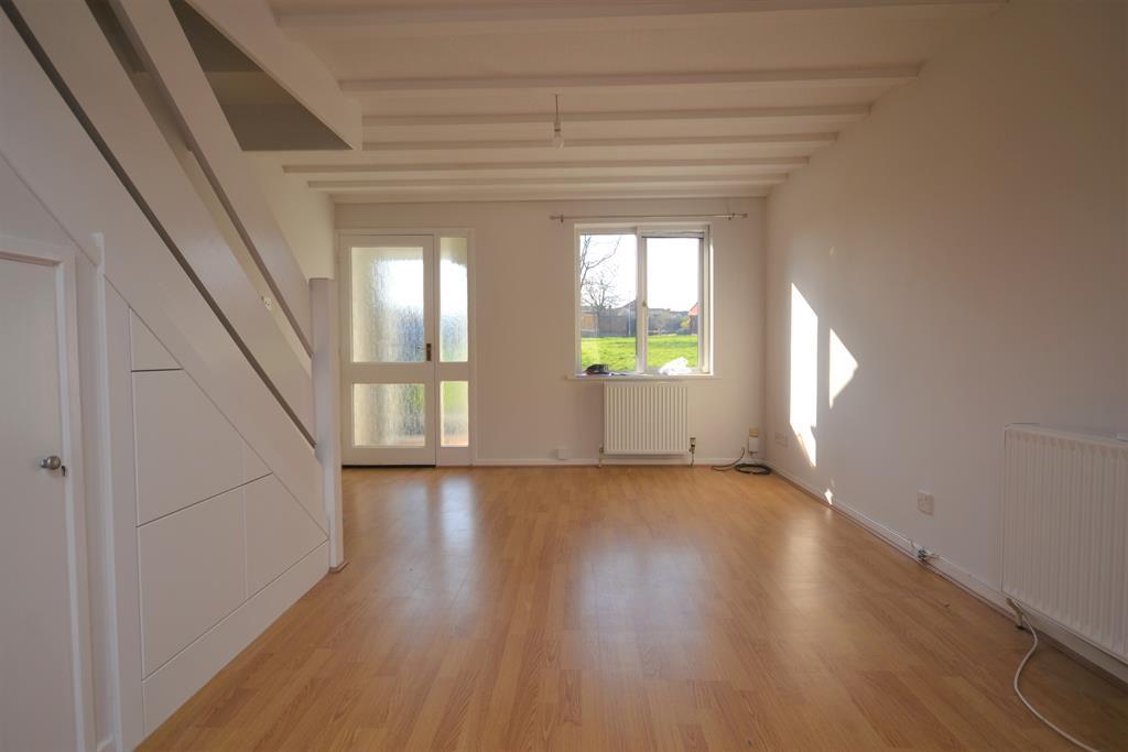 Chilcombe Way, Lower Earley, Reading... 2 bed terraced house - £1,150 ...