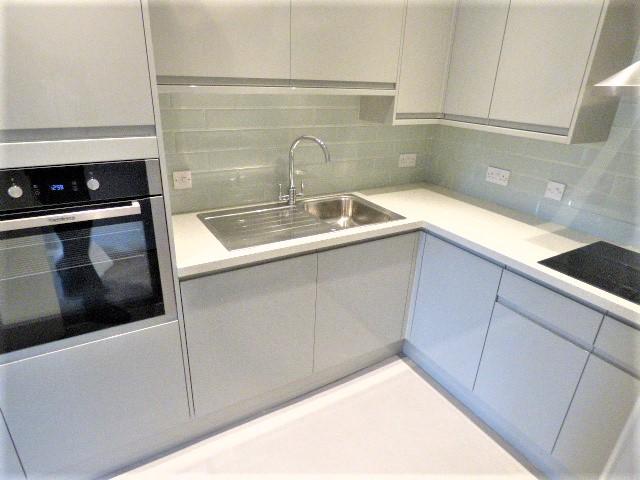 Clapton square, Hackney E5 2 bed flat - £1,582 pcm (£365 pw)