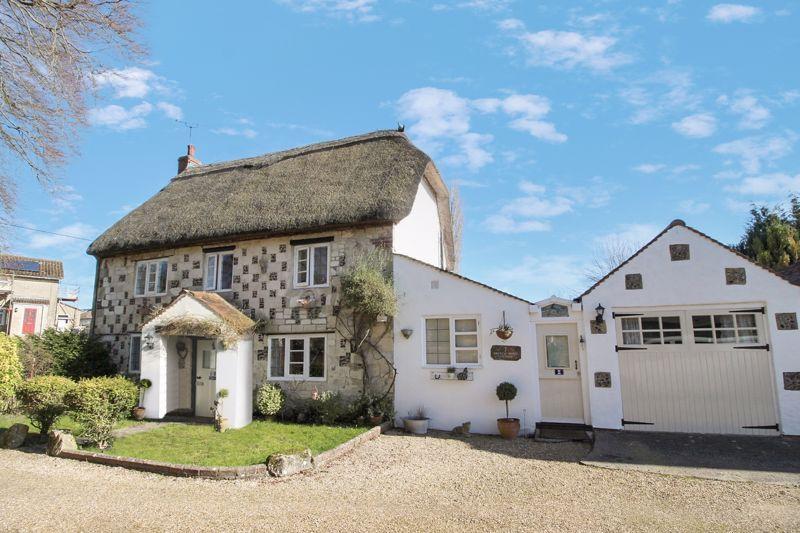 French Horn, Codford, Warminster 3 bed cottage - £335,000