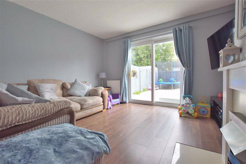 Redwell Road, Matson, Gloucester 3 bed end of terrace house - £180,000