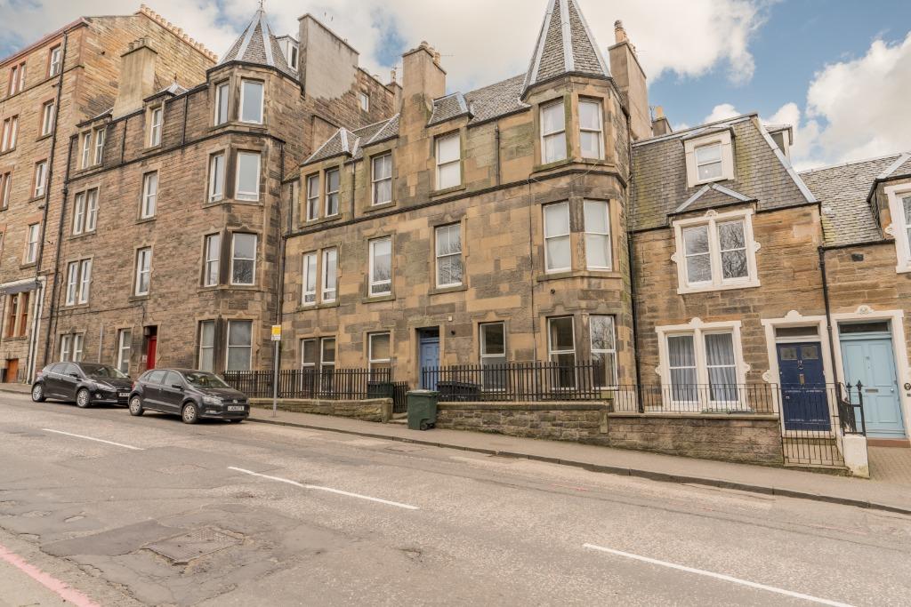Henderson Terrace, Gorgie, Edinburgh... 2 bed flat - £850 pcm (£196 pw)
