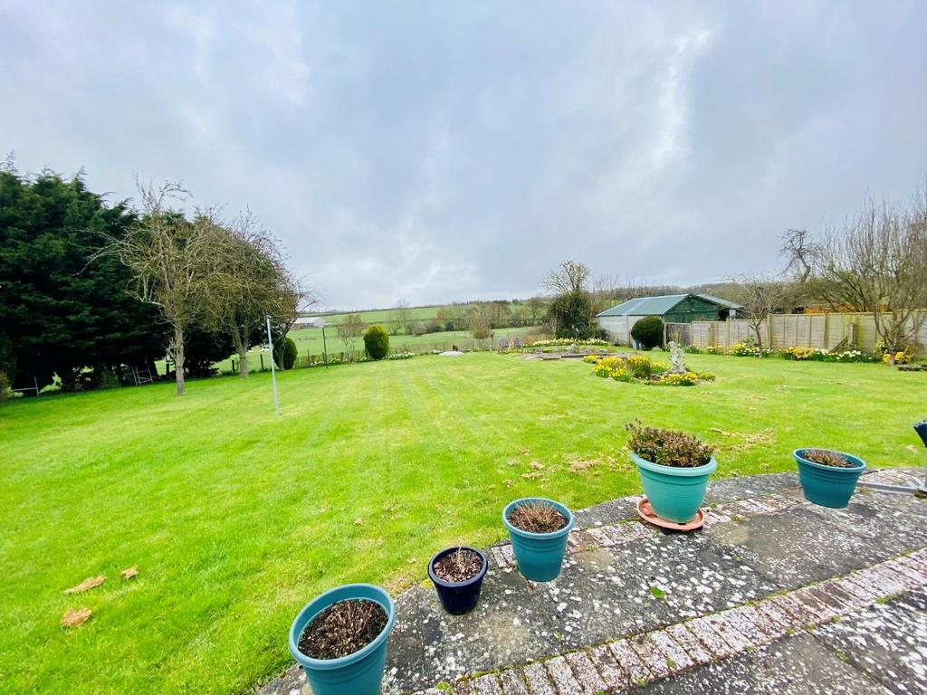 Chesterton, Leamington Spa 2 bed detached bungalow - £475,000
