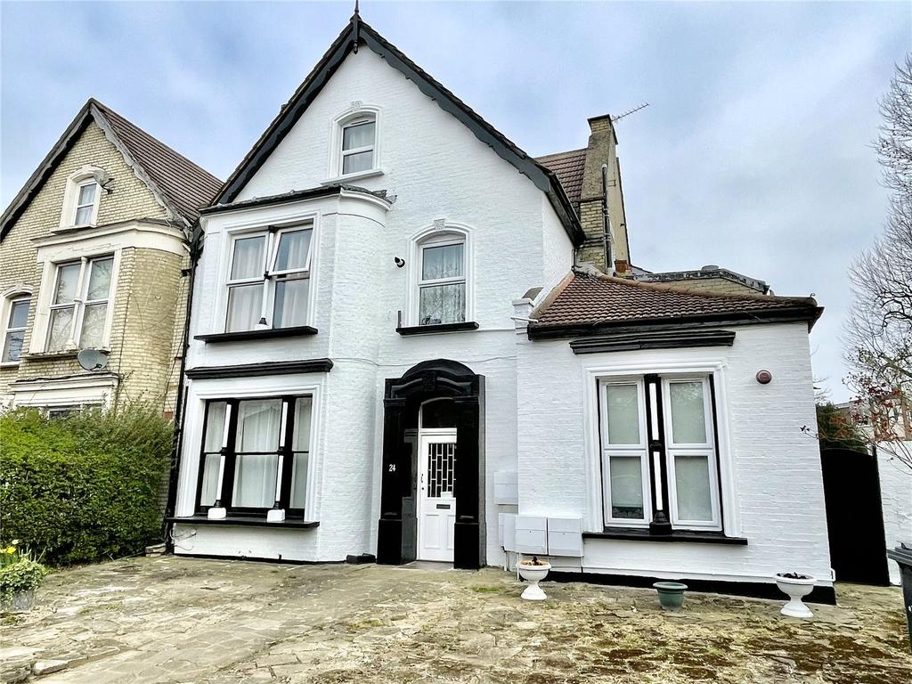 Maidstone Road, Bounds Green, London... 2 bed apartment - £250,000