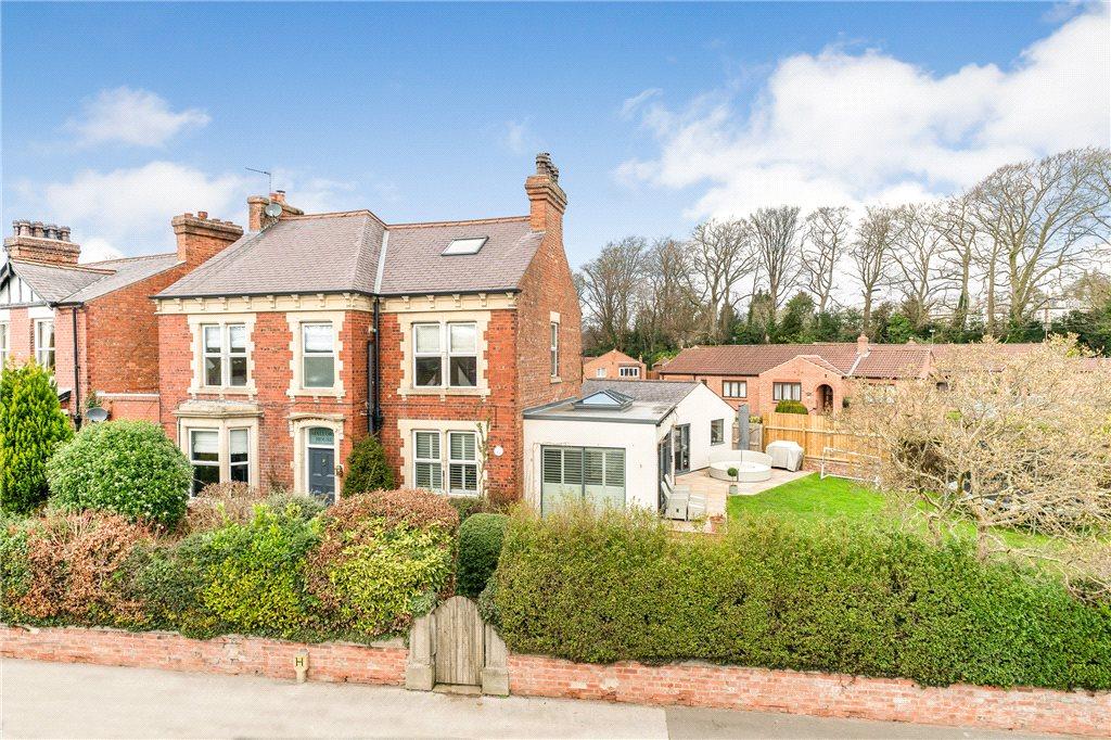Mallorie Park Drive, Ripon, North... 5 bed link detached house - £725,000