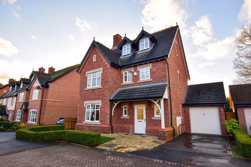 Wellcroft Gardens, Lymm, WA13 0LU 4 bed detached house - £590,000