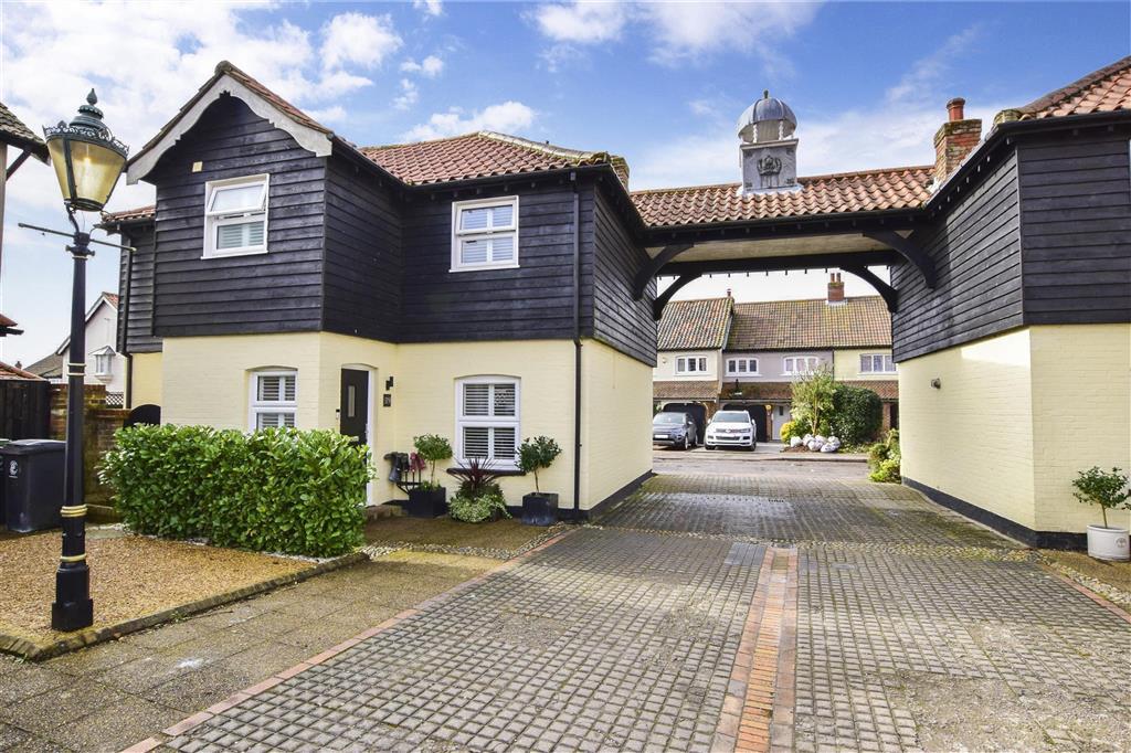 The Magpies, Epping Green, Epping, Essex 4 bed link detached house - £ ...