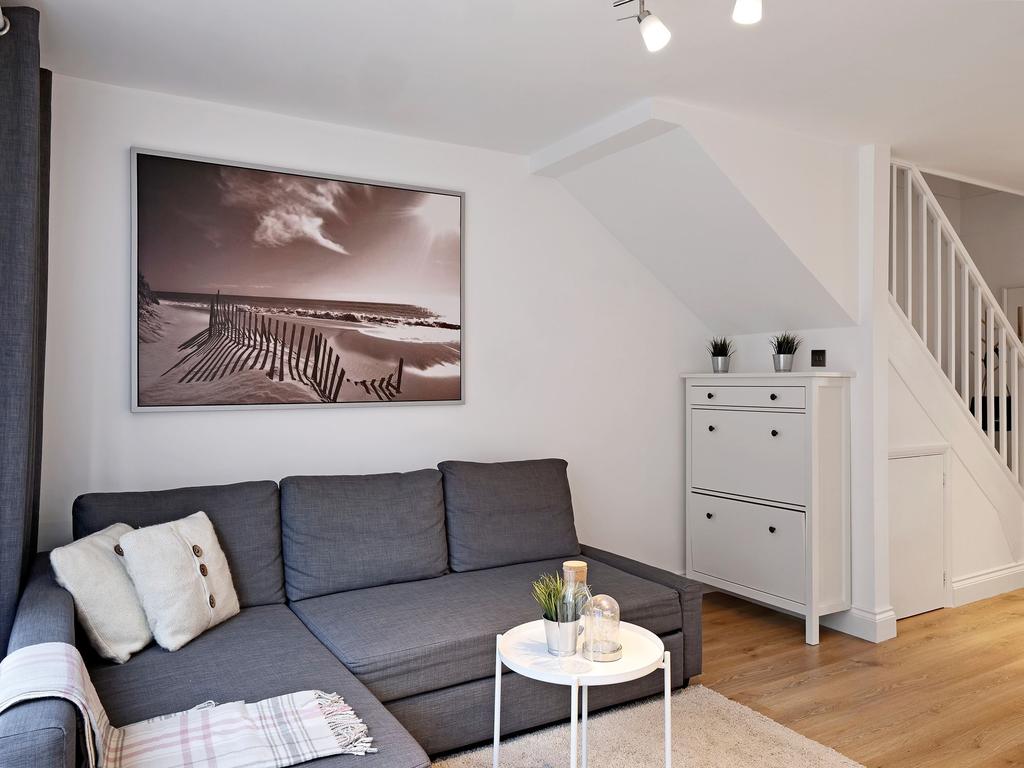 Beeches Close, London, London, SE20 8ED 2 bed terraced house - £350,000